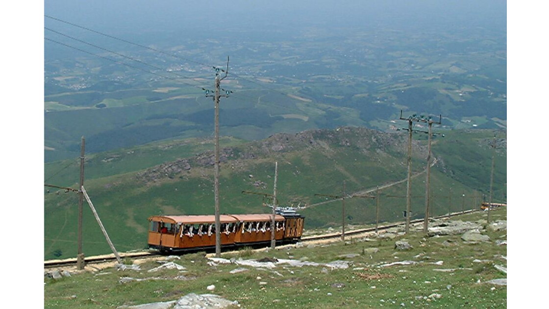 Petit train de la Rhune. , Le petit train en bois à... - Geo.fr
