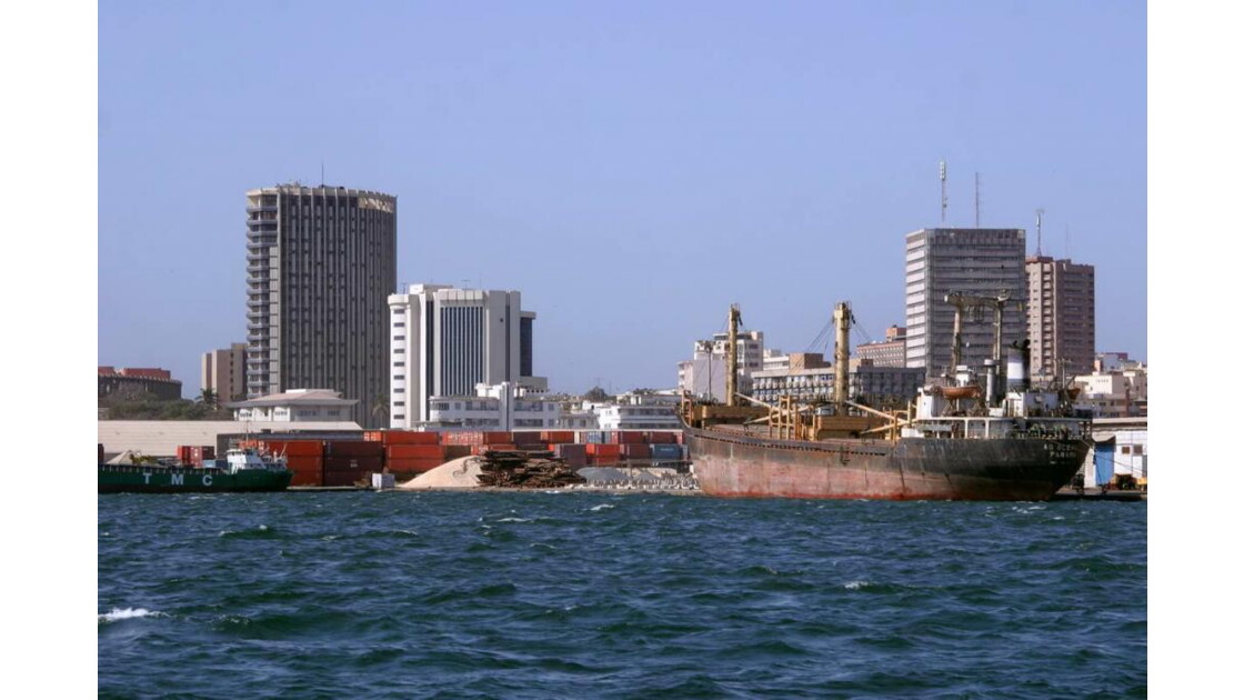 Port de Dakar, Le premier grand port africain pour... - Geo.fr