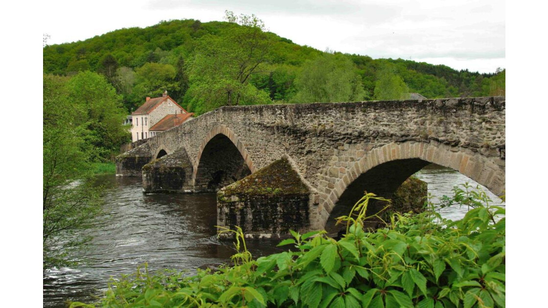Le pont de Menat 1, - Geo.fr