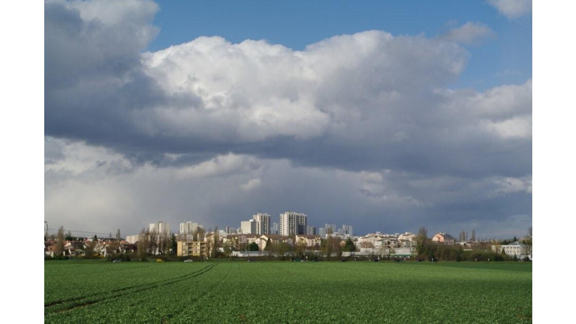 une ville à la campagne., - Geo.fr