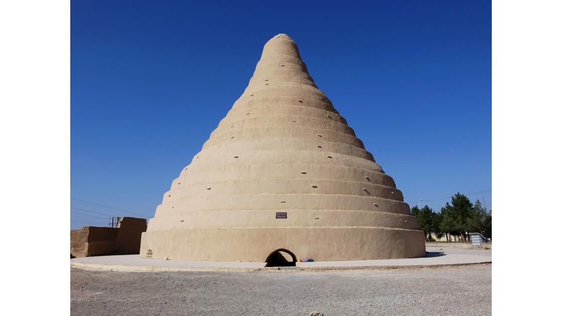 Iran Abarkuh Le yakhchal 2, Le yakhchal est un grand... - Geo.fr