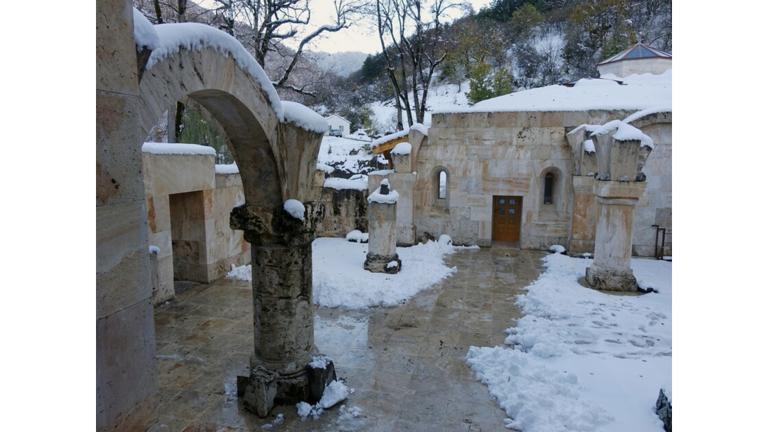 Arménie monastère de Haghartsine - Ruines du 2e jamatoun... - Geo.fr
