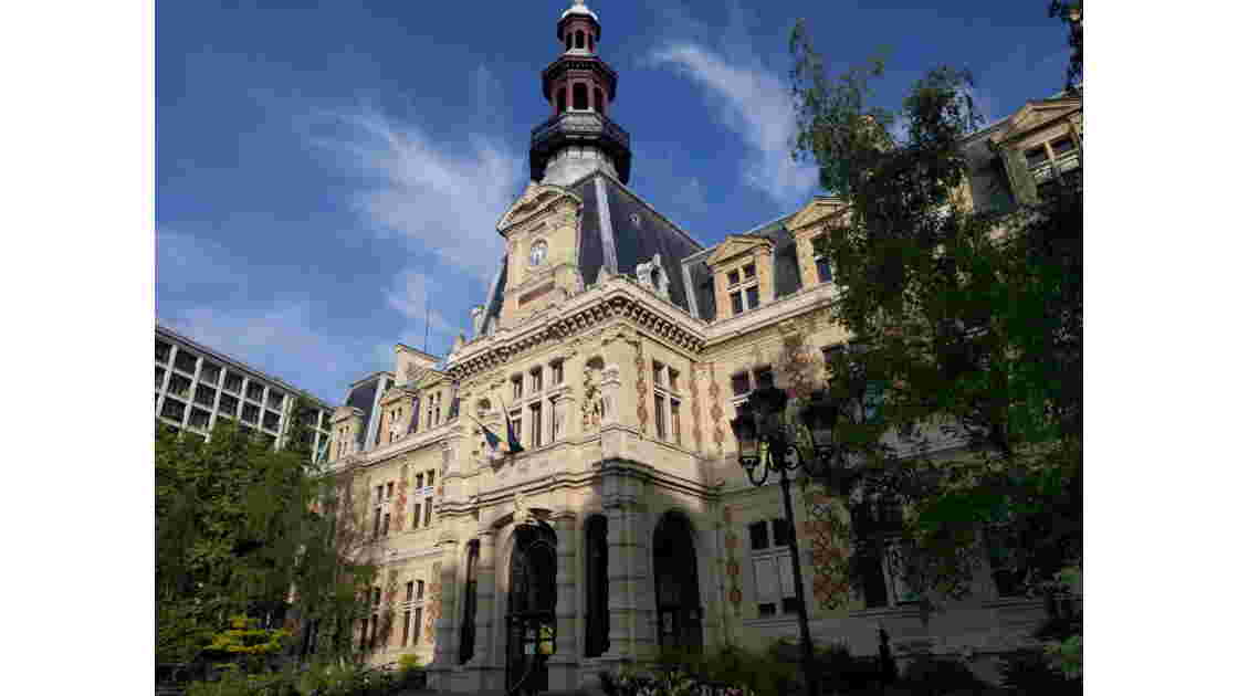 Mairie du 12, La mairie du 12eme par beau temps. - Geo.fr