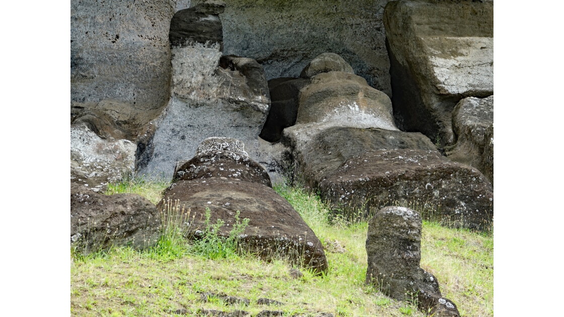 Ile de Pâques Rano Raraku Moai Te Tokanga 1, Situé... - Geo.fr