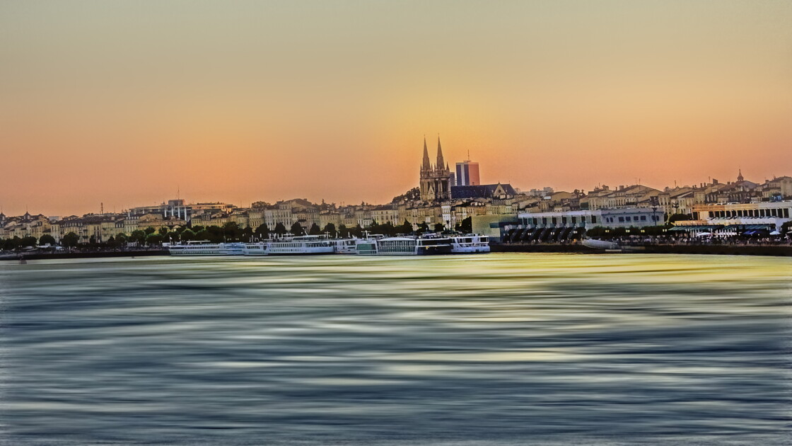 BORDEAUX Quai des Chartrons , BORDEAUX Quai des Chartrons... - Geo.fr