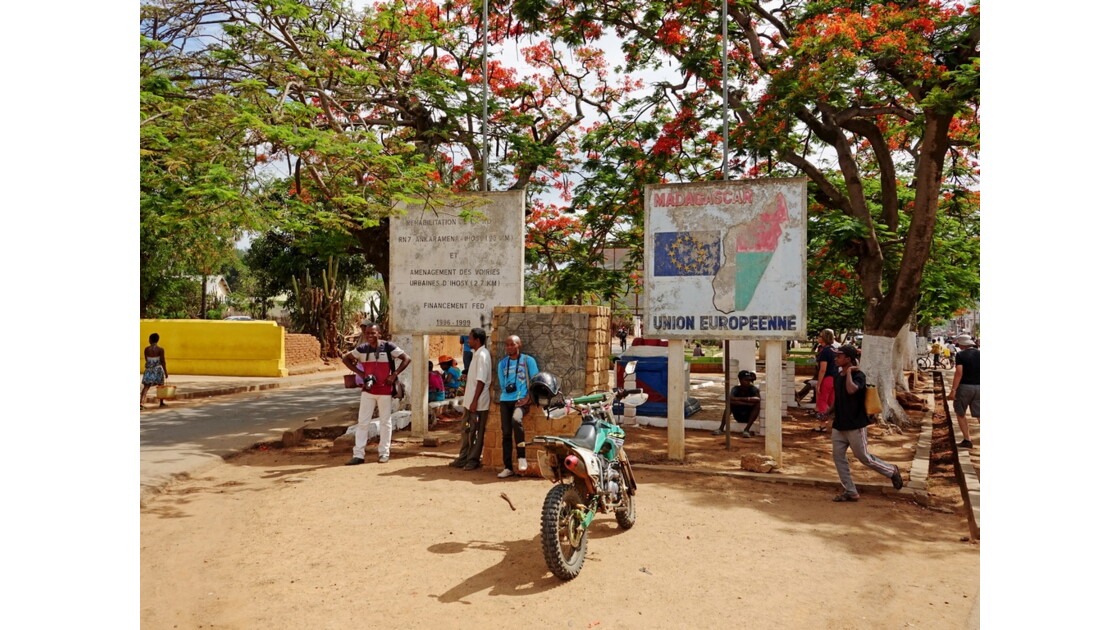 Madagascar RN7 Ihosy 1, De l'Isalo National Park à... - Geo.fr