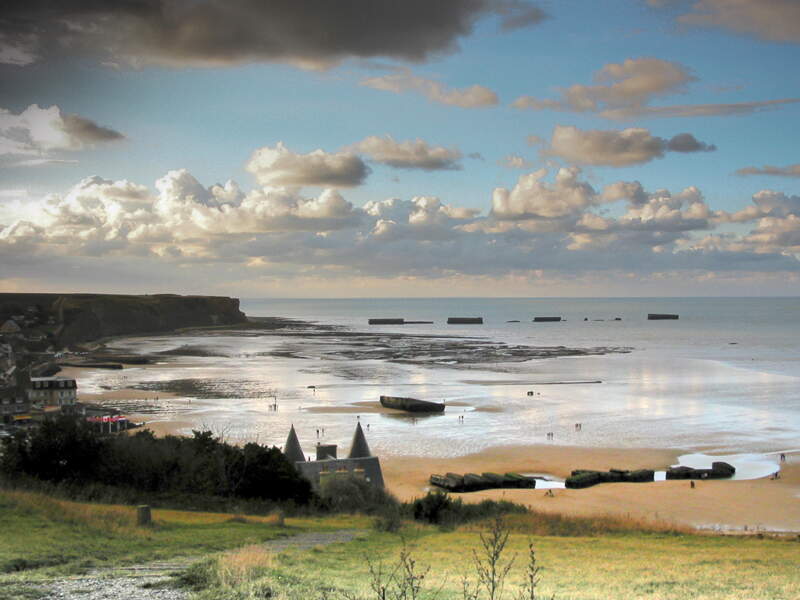 Normandie : Arromanches, ville-mémoire du Débarquement - GEO