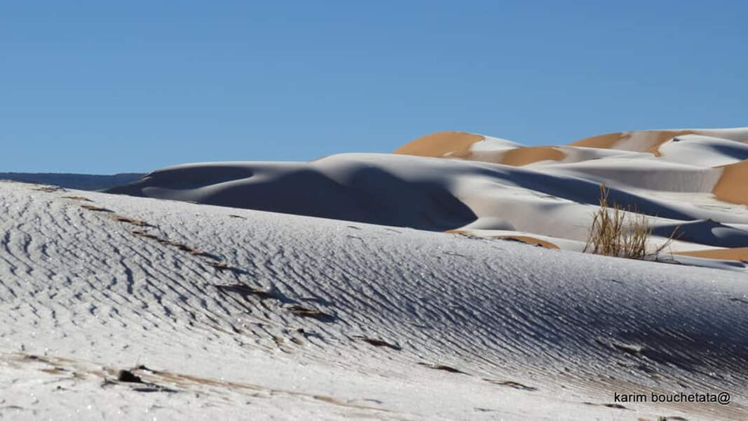 Algérie : des splendides photos de neige dans le désert du Sahara - GEO