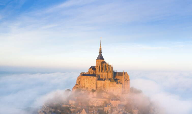 L'Abbaye du Mont-Saint-Michel, prodige architectural de Normandie - GEO