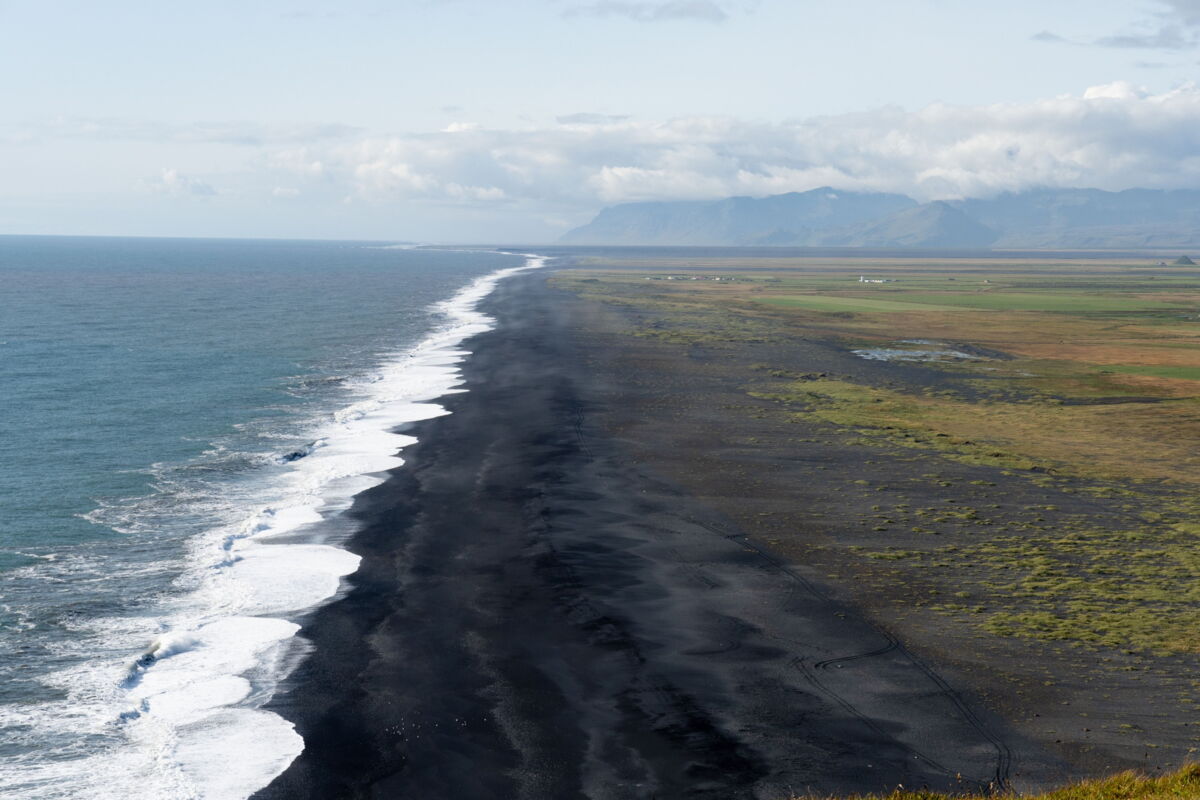 Les plus belles plages de sable noir du monde - GEO